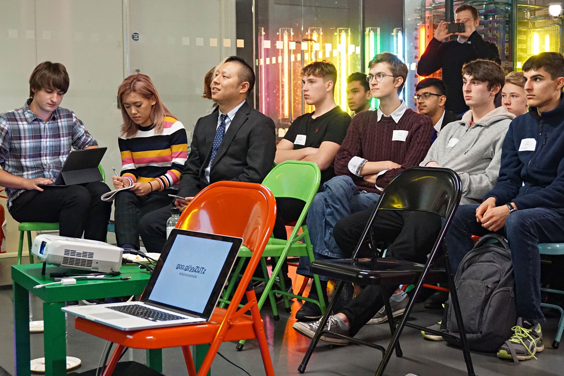 USC hosts London hackathon event for young entrepreneurs - USC Today